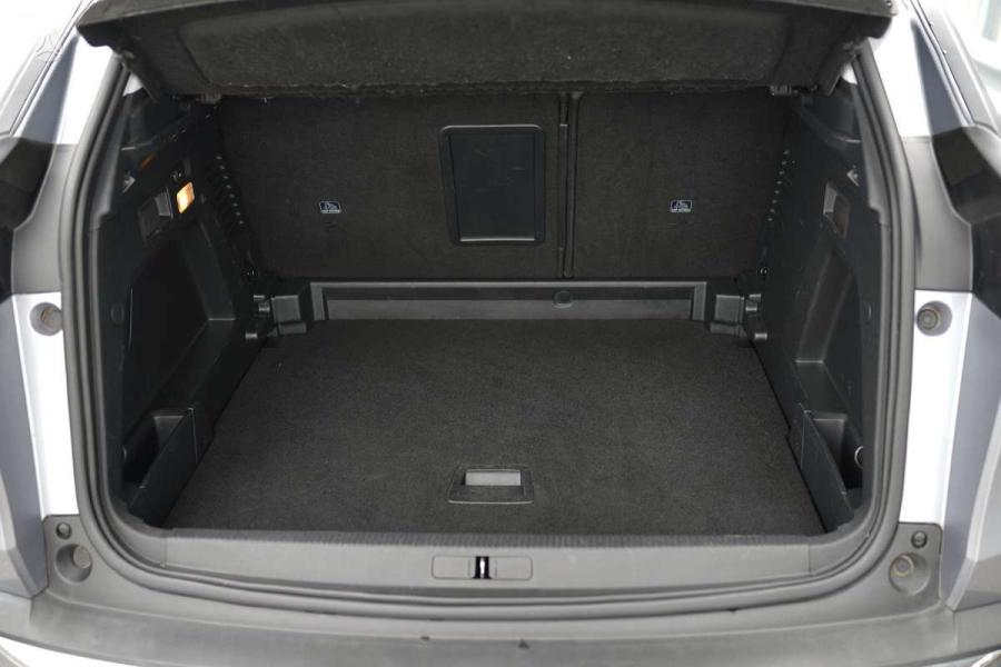 Pelēks Peugeot 3008 2018 Viļņa, ar dzinēja tilpumu 1.50 L un nobraukumu 156 tūkst. km par 11500 €, foto 19 vietnē AUTOMOTO.COM.LV
