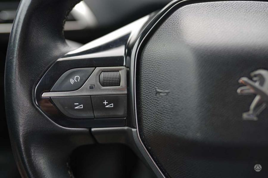 Pelēks Peugeot 3008 2018 Viļņa, ar dzinēja tilpumu 1.50 L un nobraukumu 156 tūkst. km par 11500 €, foto 22 vietnē AUTOMOTO.COM.LV