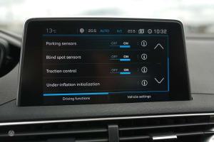 Pelēks Peugeot 3008 2018 Viļņa, ar dzinēja tilpumu 1.50 L un nobraukumu 156 tūkst. km par 11500 €, foto 33 vietnē AUTOMOTO.COM.LV