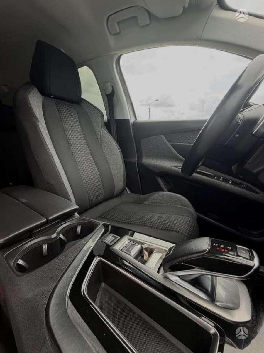Grey Peugeot 3008 2018 in Siauliai, with an engine capacity of 1.50 L and mileage of 177 thousand km for 13750 €, photo 34 on AUTOMOTO.COM.LV