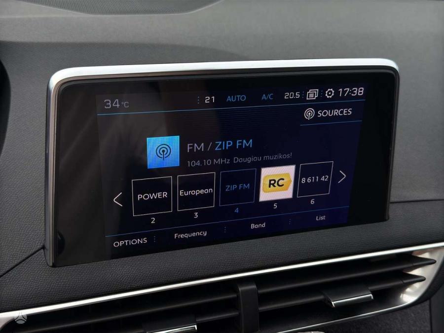 Grey Peugeot 3008 2018 in Kaunas, with an engine capacity of 1.50 L and mileage of 233 thousand km for 13499 €, photo 17 on AUTOMOTO.COM.LV