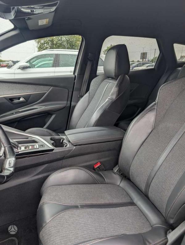 Grey Peugeot 3008 2018 in Taurage, with an engine capacity of 1.50 L and mileage of 210 thousand km for 10800 €, photo 8 on AUTOMOTO.COM.LV