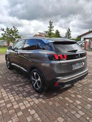 Grey Peugeot 3008 2018 in Gargzdai, with an engine capacity of 1.50 L and mileage of 140 thousand km for 13995 €, photo 5 on AUTOMOTO.COM.LV