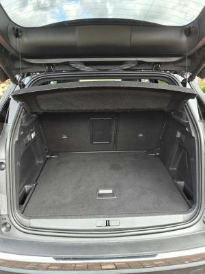 Grey Peugeot 3008 2018 in Gargzdai, with an engine capacity of 1.50 L and mileage of 140 thousand km for 13995 €, photo 14 on AUTOMOTO.COM.LV
