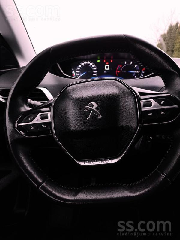 Grey Peugeot 3008 2018 in Jelgava, with an engine capacity of 1.50 L and mileage of 20 thousand km for 10000 €, photo 8 on AUTOMOTO.COM.LV