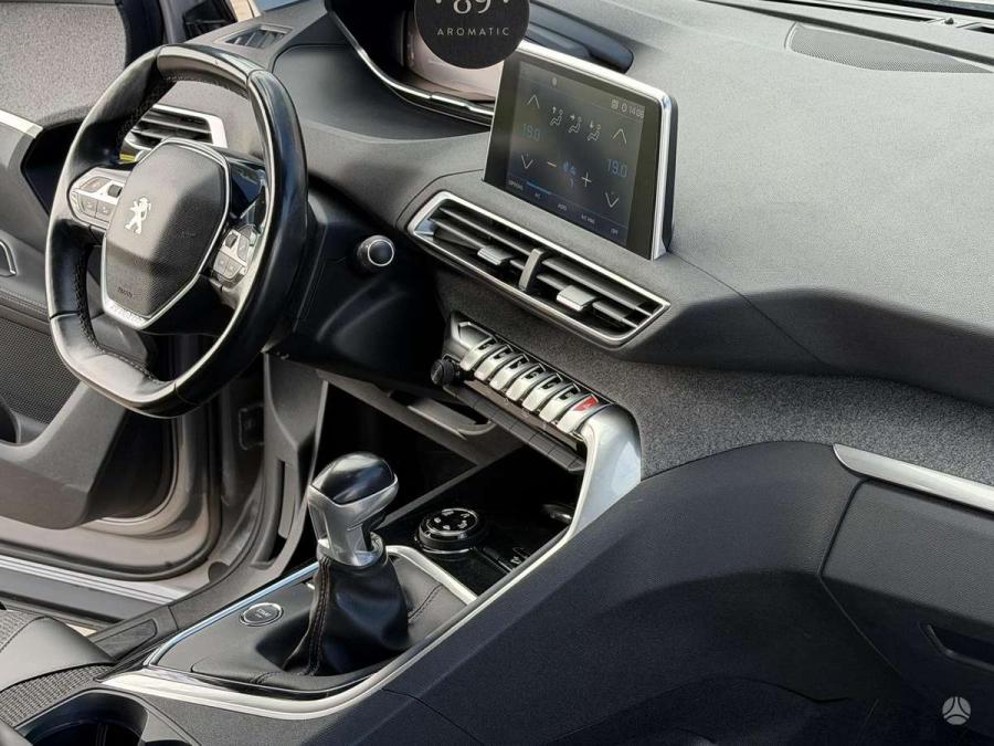 Grey Peugeot 3008 2018 in Taurage, with an engine capacity of 2.00 L and mileage of 182 thousand km for 11600 €, photo 44 on AUTOMOTO.COM.LV