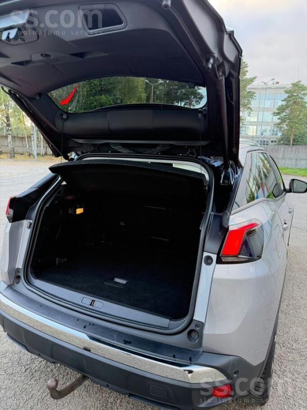 Grey Peugeot 3008 2018 in Riga, with an engine capacity of 1.20 L and mileage of 170 thousand km for 14000 €, photo 7 on AUTOMOTO.COM.LV