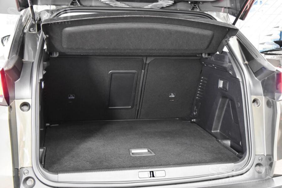 Grey Peugeot 3008 2018 in Riga, with an engine capacity of 1.60 L and mileage of 81 thousand km for 12390 €, photo 17 on AUTOMOTO.COM.LV