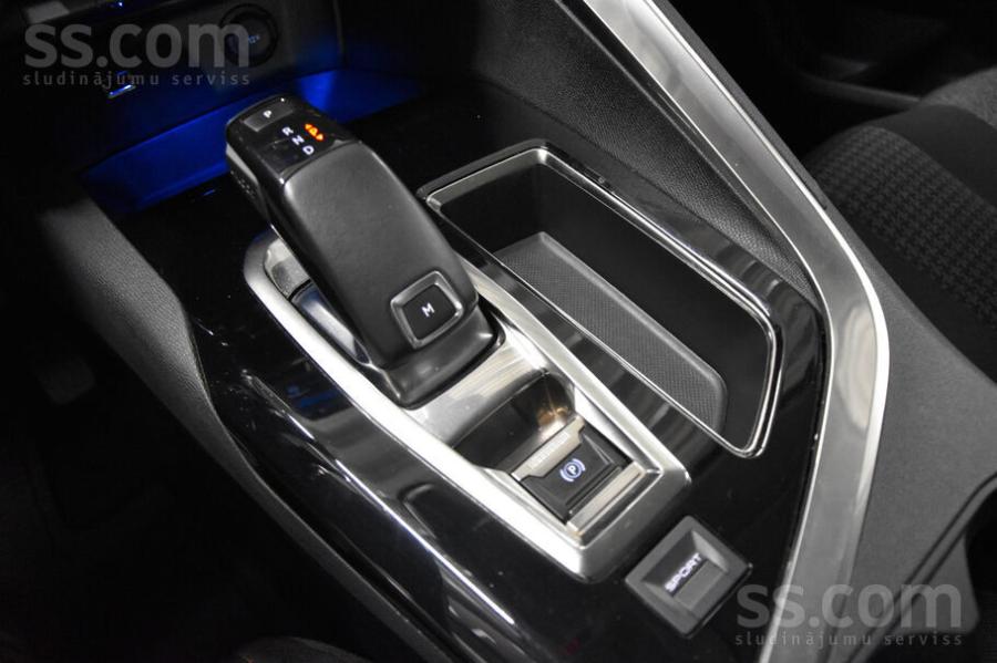 Grey Peugeot 3008 2018 in Riga, with an engine capacity of 1.60 L and mileage of 81 thousand km for 12390 €, photo 24 on AUTOMOTO.COM.LV