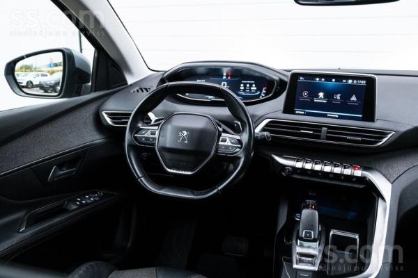 Grey Peugeot 3008 2018 in Riga, with an engine capacity of 1.20 L and mileage of 136 thousand km for 11950 €, photo 10 on AUTOMOTO.COM.LV