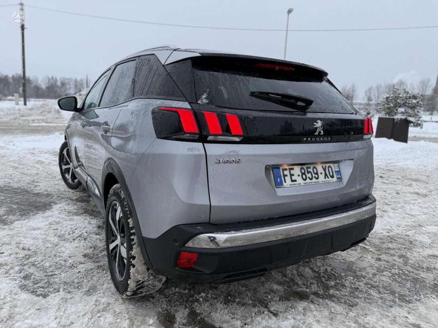 Grey Peugeot 3008 2019 in Taurage, with an engine capacity of 1.20 L and mileage of 117 thousand km for 10500 €, photo 5 on AUTOMOTO.COM.LV