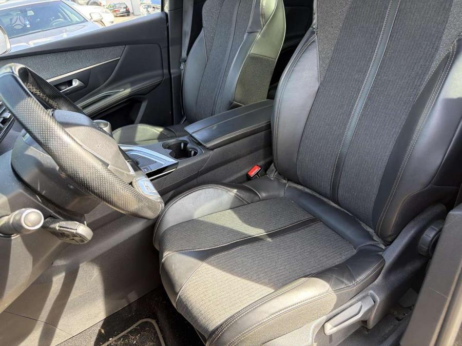 Grey Peugeot 3008 2019 in Utena, with an engine capacity of 1.50 L and mileage of 268 thousand km for 8990 €, photo 9 on AUTOMOTO.COM.LV