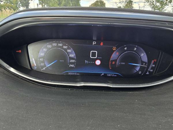 Grey Peugeot 3008 2019 in Taurage, with an engine capacity of 1.50 L and mileage of 320 thousand km for 8800 €, photo 10 on AUTOMOTO.COM.LV