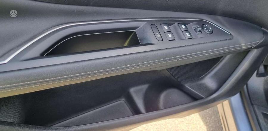 Grey Peugeot 3008 2019 in Taurage, with an engine capacity of 1.50 L and mileage of 186 thousand km for 12500 €, photo 16 on AUTOMOTO.COM.LV