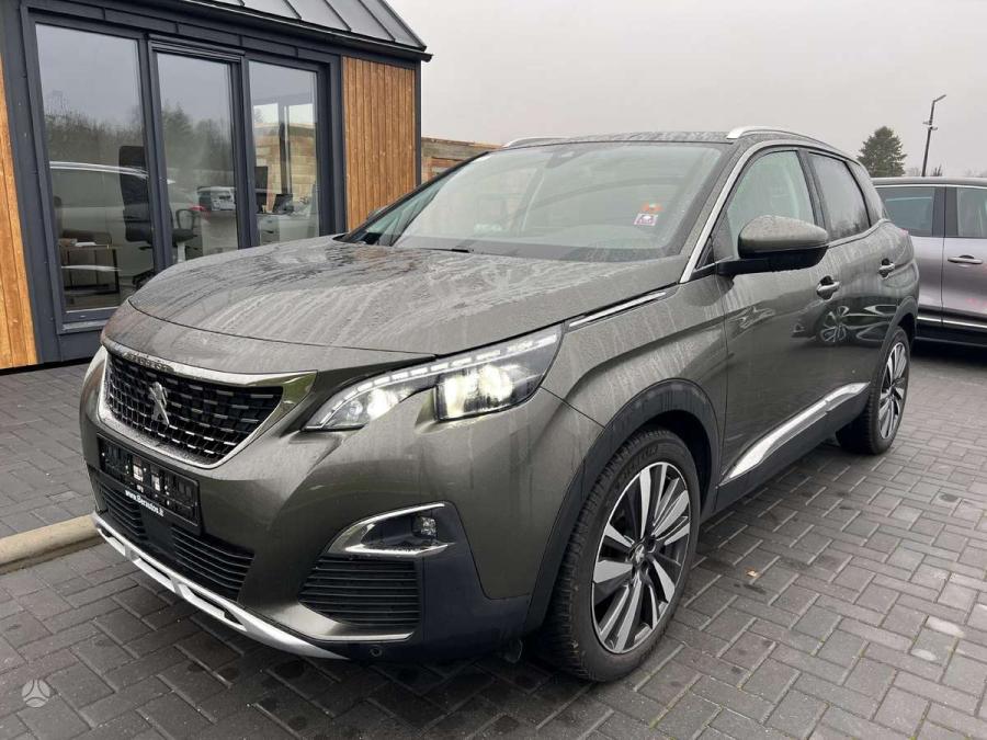 Grey Peugeot 3008 2020 in Kaunas, with an engine capacity of 1.20 L and mileage of 166 thousand km for 13800 €, photo 1 on AUTOMOTO.COM.LV