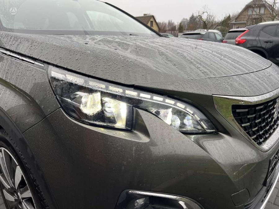 Grey Peugeot 3008 2020 in Kaunas, with an engine capacity of 1.20 L and mileage of 166 thousand km for 13800 €, photo 2 on AUTOMOTO.COM.LV