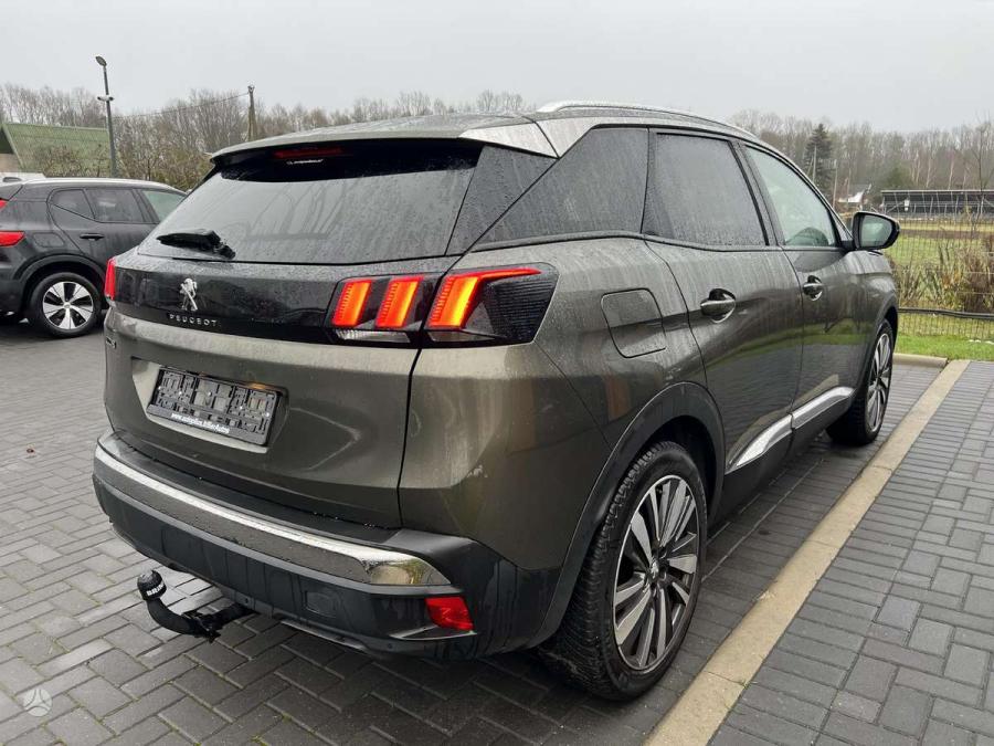 Grey Peugeot 3008 2020 in Kaunas, with an engine capacity of 1.20 L and mileage of 166 thousand km for 13800 €, photo 6 on AUTOMOTO.COM.LV