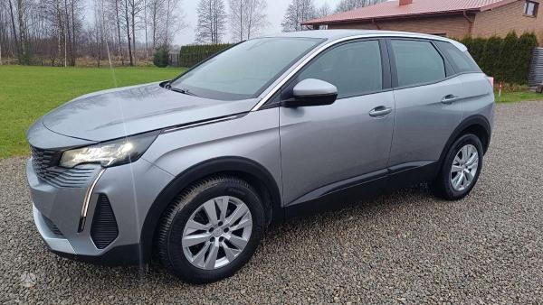 Grey Peugeot 3008 2020 in Taurage, with an engine capacity of 1.20 L and mileage of 230 thousand km for 10950 €, photo 3 on AUTOMOTO.COM.LV