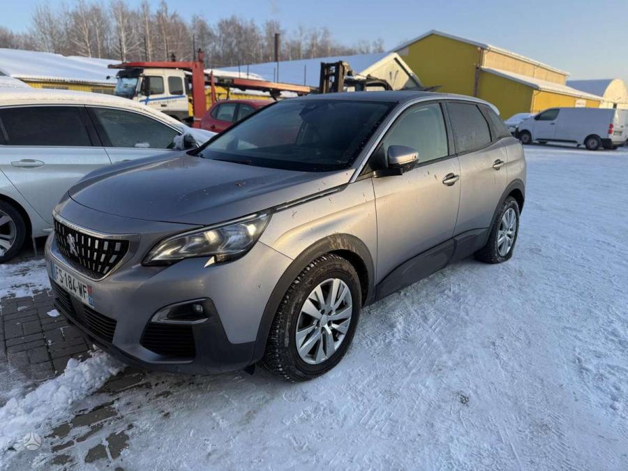 Grey Peugeot 3008 2020 in Kaunas, with an engine capacity of 1.20 L and mileage of 129 thousand km for 11858 €, photo 1 on AUTOMOTO.COM.LV