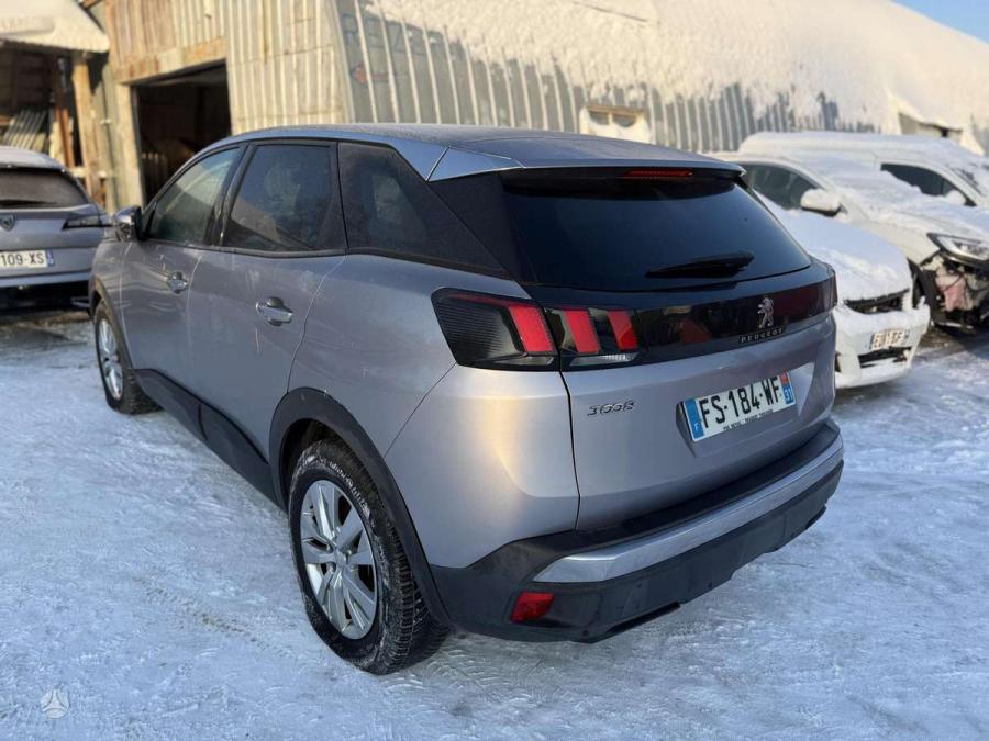 Grey Peugeot 3008 2020 in Kaunas, with an engine capacity of 1.20 L and mileage of 129 thousand km for 11858 €, photo 4 on AUTOMOTO.COM.LV