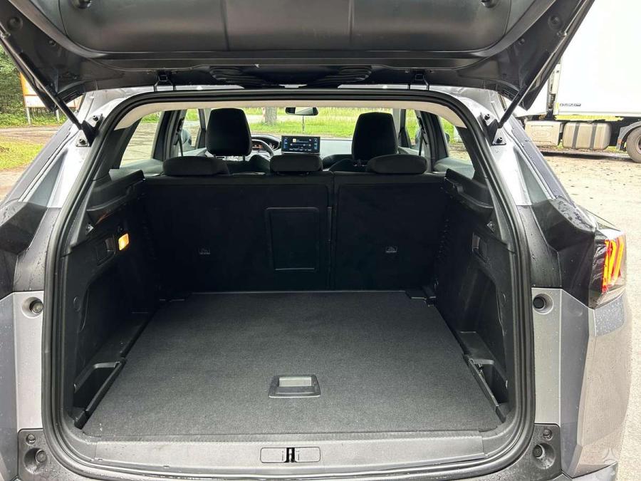 Grey Peugeot 3008 2020 in Taurage, with an engine capacity of 1.20 L and mileage of 230 thousand km for 9250 €, photo 15 on AUTOMOTO.COM.LV