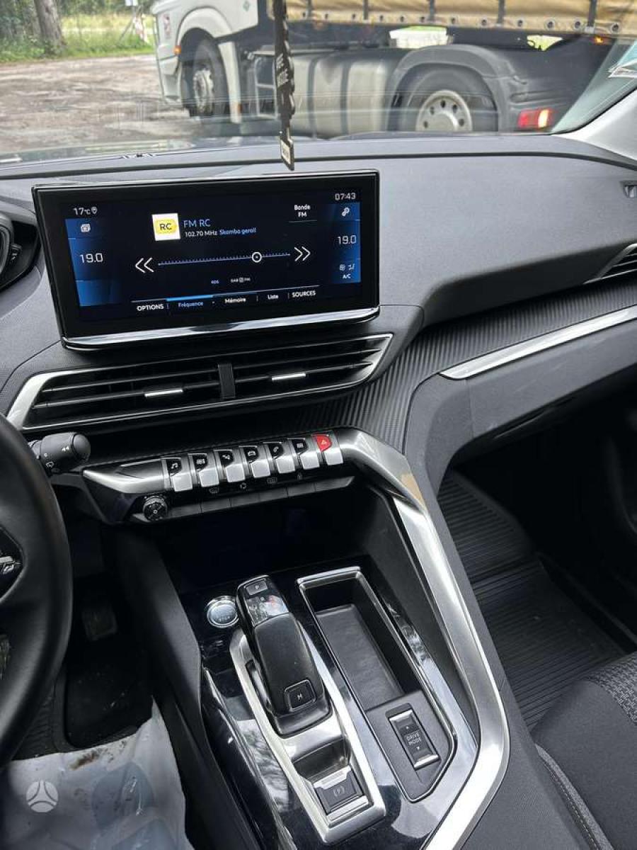 Grey Peugeot 3008 2020 in Taurage, with an engine capacity of 1.20 L and mileage of 230 thousand km for 9250 €, photo 22 on AUTOMOTO.COM.LV