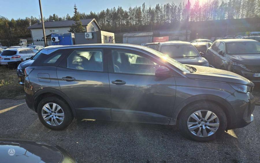 Grey Peugeot 3008 2021 in Vilnius, with an engine capacity of 1.20 L and mileage of 79 thousand km for 14157 €, photo 4 on AUTOMOTO.COM.LV
