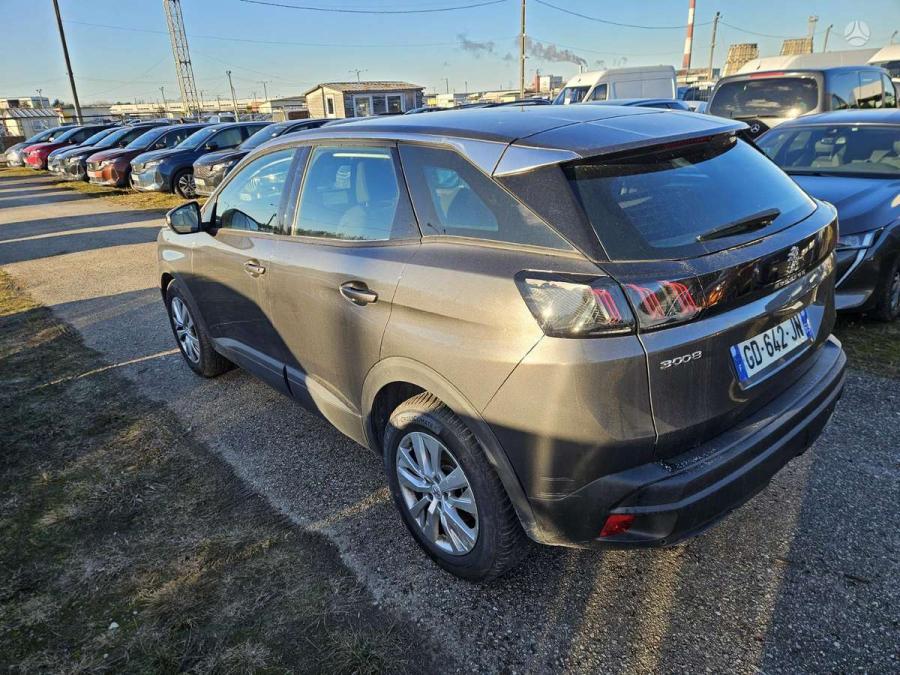 Grey Peugeot 3008 2021 in Vilnius, with an engine capacity of 1.20 L and mileage of 79 thousand km for 14157 €, photo 7 on AUTOMOTO.COM.LV