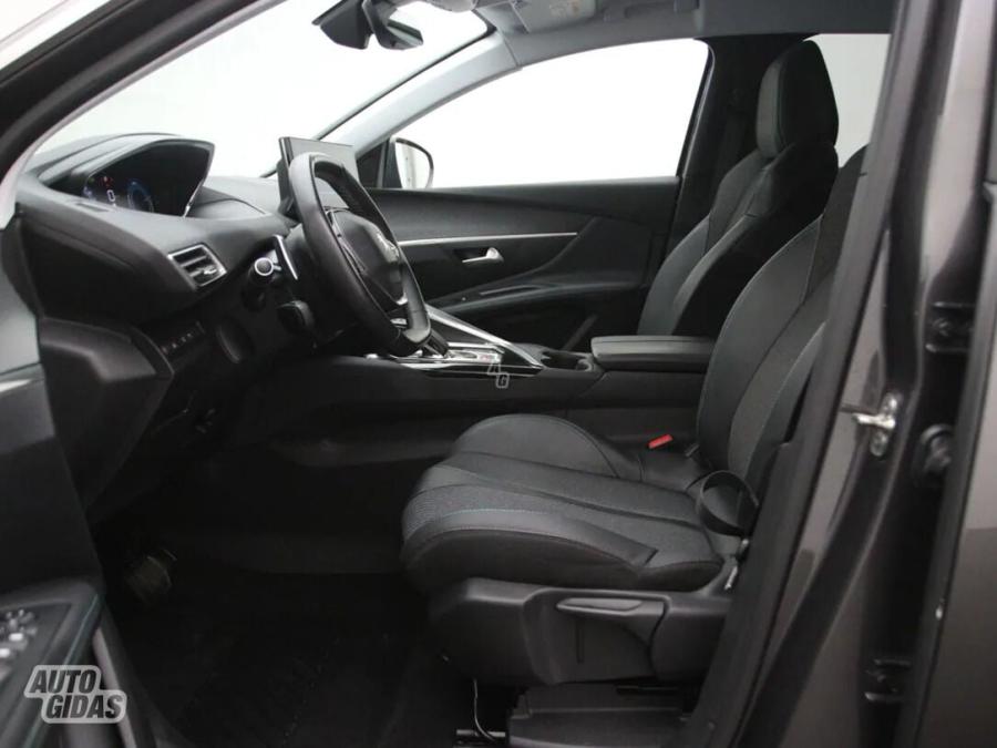 Grey Peugeot 3008 2021 in Vilnius, with an engine capacity of 1.60 L and mileage of 209 thousand km for 15799 €, photo 5 on AUTOMOTO.COM.LV