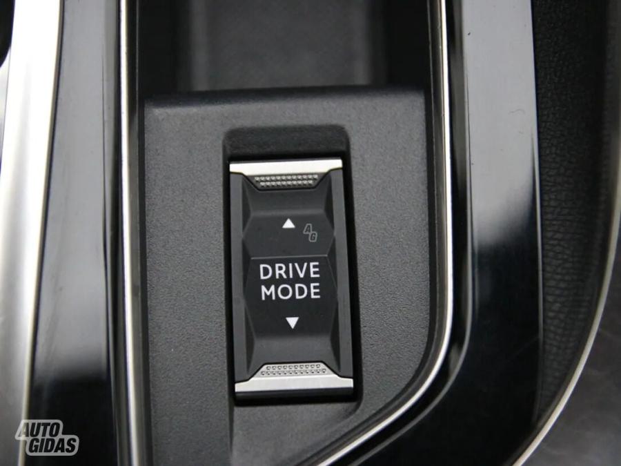 Grey Peugeot 3008 2021 in Vilnius, with an engine capacity of 1.60 L and mileage of 209 thousand km for 15799 €, photo 31 on AUTOMOTO.COM.LV