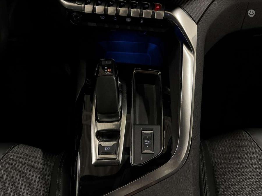 Grey Peugeot 3008 2021 in Vilnius, with an engine capacity of 1.60 L and mileage of 118 thousand km for 17990 €, photo 20 on AUTOMOTO.COM.LV