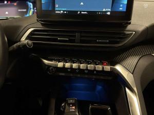 Grey Peugeot 3008 2021 in Vilnius, with an engine capacity of 1.60 L and mileage of 118 thousand km for 17990 €, photo 21 on AUTOMOTO.COM.LV
