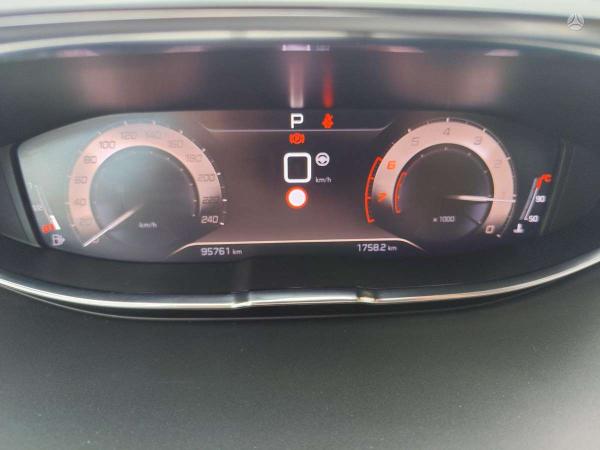 Pelēks Peugeot 3008 2021 Kalvarija, ar dzinēja tilpumu 1.20 L un nobraukumu 96 tūkst. km par 18574 €, foto 5 vietnē AUTOMOTO.COM.LV