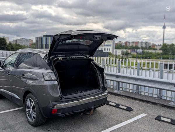 Grey Peugeot 3008 2021 in Vilnius, with an engine capacity of 1.60 L and mileage of 142 thousand km for 15900 €, photo 8 on AUTOMOTO.COM.LV