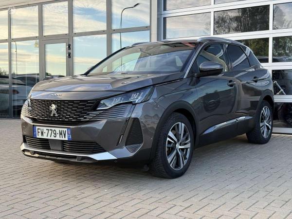 Grey Peugeot 3008 2021 in Vilnius, with an engine capacity of 1.60 L and mileage of 150 thousand km for 17000 €, photo 3 on AUTOMOTO.COM.LV