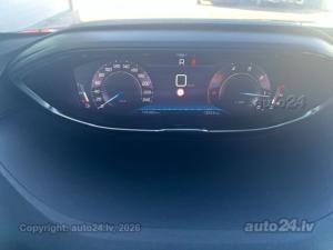 Grey Peugeot 3008 2021 in Tallinn, with an engine capacity of 1.20 L and mileage of 126 thousand km for 16500 €, photo 8 on AUTOMOTO.COM.LV