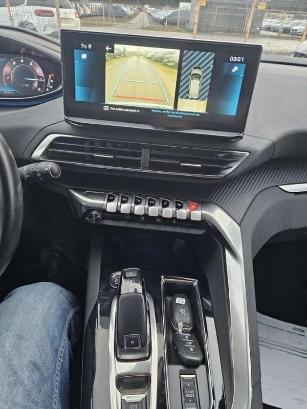 Grey Peugeot 3008 2022 in Vilnius, with an engine capacity of 1.20 L and mileage of 148 thousand km for 15609 €, photo 11 on AUTOMOTO.COM.LV