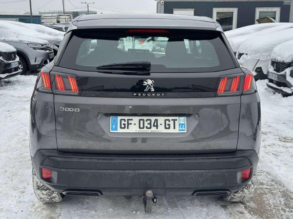 Grey Peugeot 3008 2022 in Vilnius, with an engine capacity of 1.20 L and mileage of 180 thousand km for 13914 €, photo 5 on AUTOMOTO.COM.LV