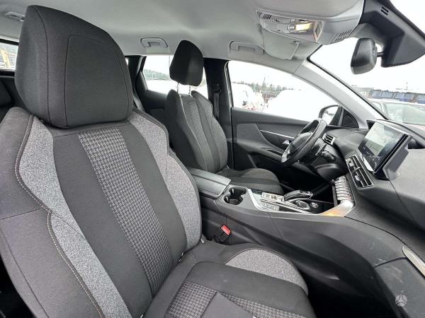 Grey Peugeot 3008 2022 in Vilnius, with an engine capacity of 1.20 L and mileage of 180 thousand km for 13914 €, photo 11 on AUTOMOTO.COM.LV
