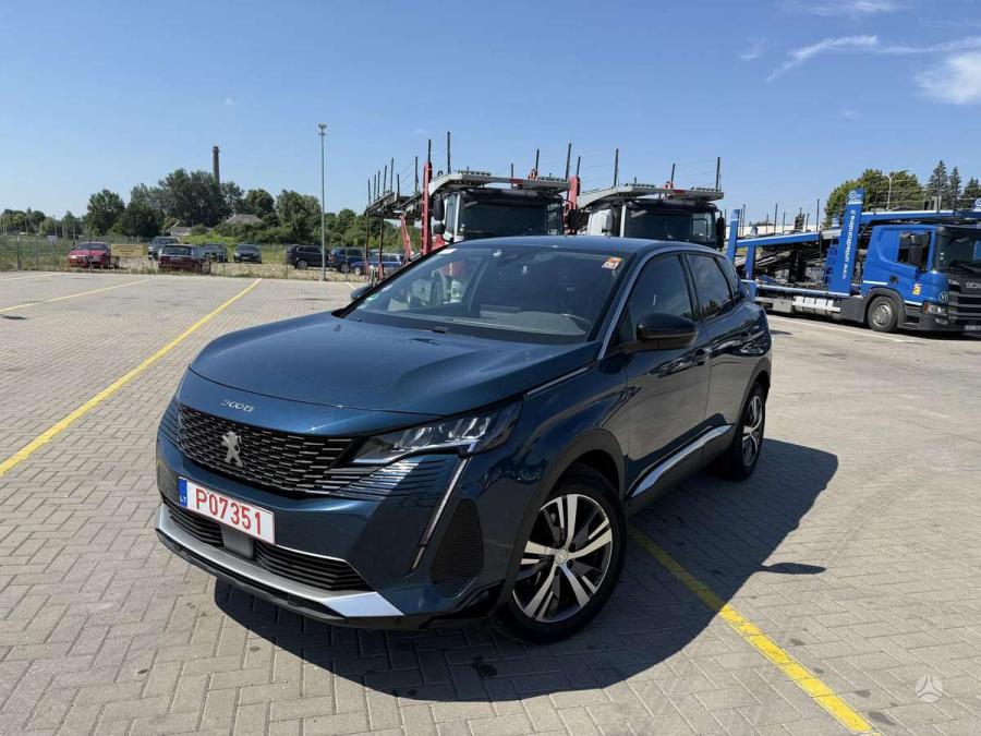 Grey Peugeot 3008 2022 in Taurage, with an engine capacity of 1.20 L and mileage of 165 thousand km for 12826 €, photo 3 on AUTOMOTO.COM.LV
