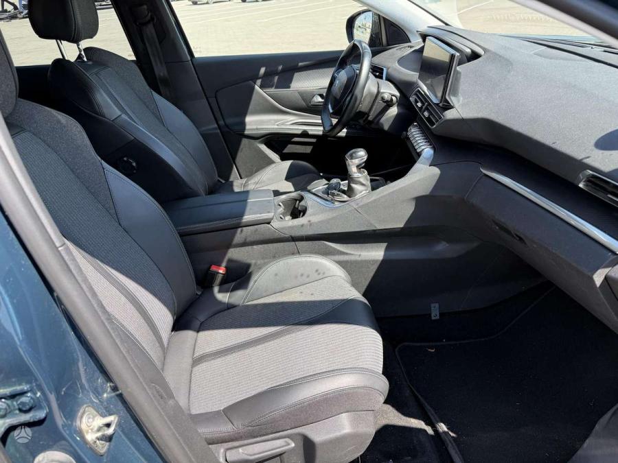Grey Peugeot 3008 2022 in Taurage, with an engine capacity of 1.20 L and mileage of 165 thousand km for 12826 €, photo 12 on AUTOMOTO.COM.LV