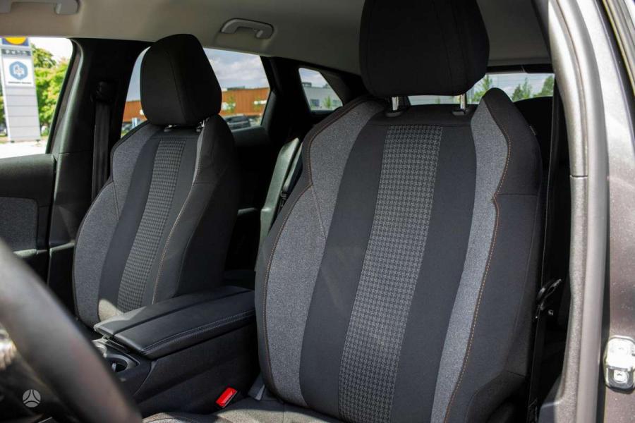 Grey Peugeot 3008 2022 in Kaunas, with an engine capacity of 1.50 L and mileage of 167 thousand km for 15300 €, photo 12 on AUTOMOTO.COM.LV