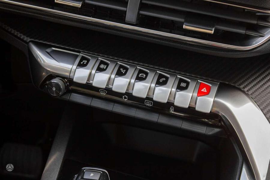 Grey Peugeot 3008 2022 in Kaunas, with an engine capacity of 1.50 L and mileage of 167 thousand km for 15300 €, photo 16 on AUTOMOTO.COM.LV
