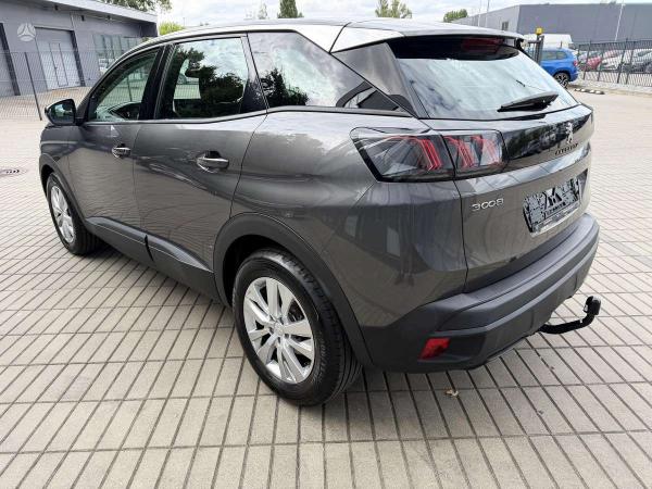 Grey Peugeot 3008 2022 in Kaunas, with an engine capacity of 1.20 L and mileage of 156 thousand km for 12700 €, photo 3 on AUTOMOTO.COM.LV