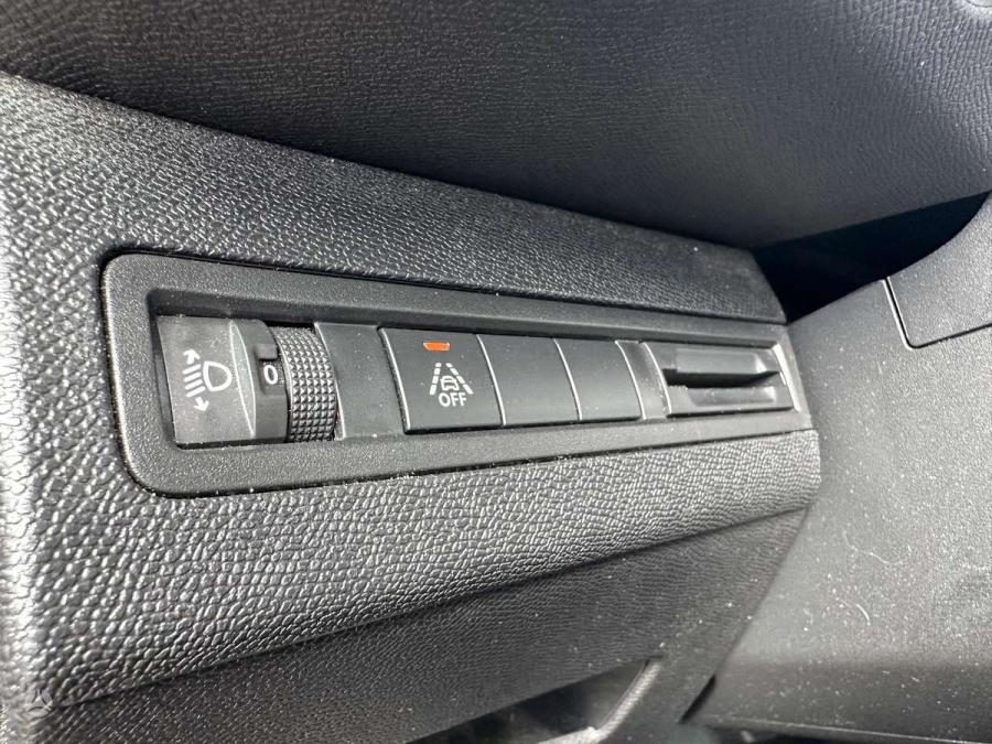 Grey Peugeot 3008 2022 in Vilnius, with an engine capacity of 1.20 L and mileage of 139 thousand km for 13672 €, photo 18 on AUTOMOTO.COM.LV