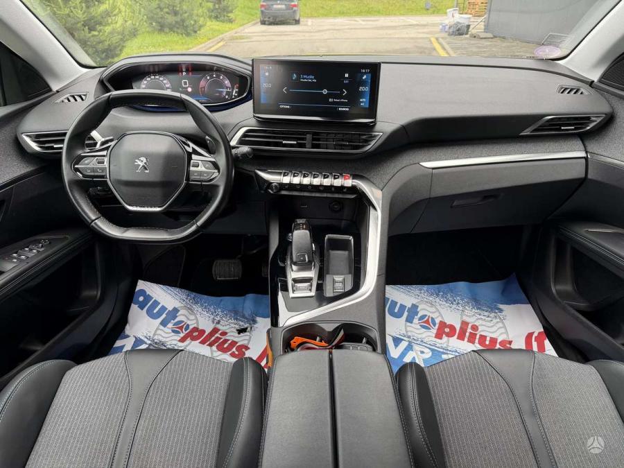 Grey Peugeot 3008 2022 in Kaunas, with an engine capacity of 1.20 L and mileage of 163 thousand km for 14500 €, photo 3 on AUTOMOTO.COM.LV