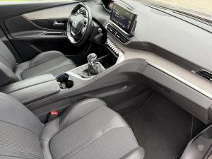 Grey Peugeot 3008 2022 in Marijampole, with an engine capacity of 1.20 L and mileage of 158 thousand km for 13552 €, photo 28 on AUTOMOTO.COM.LV