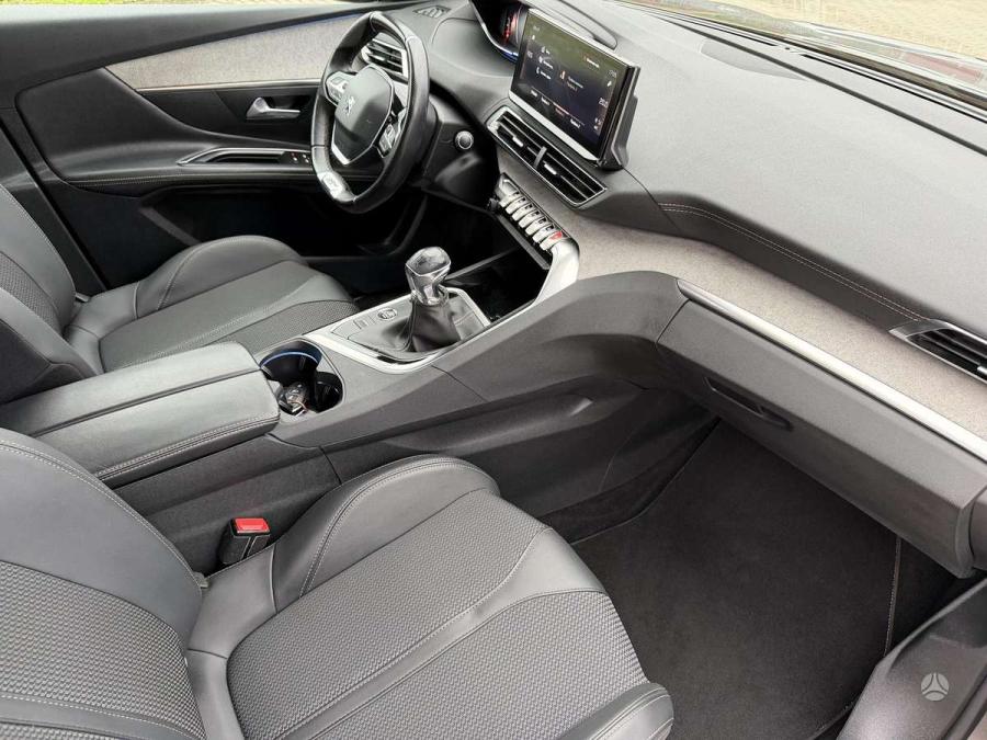 Grey Peugeot 3008 2022 in Marijampole, with an engine capacity of 1.20 L and mileage of 158 thousand km for 13552 €, photo 28 on AUTOMOTO.COM.LV