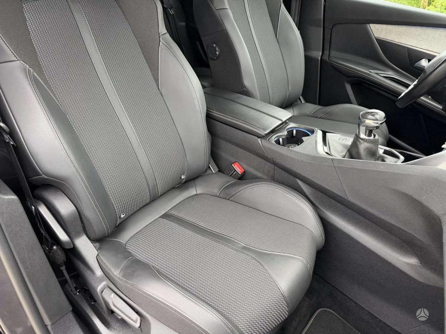 Grey Peugeot 3008 2022 in Marijampole, with an engine capacity of 1.20 L and mileage of 158 thousand km for 13552 €, photo 29 on AUTOMOTO.COM.LV