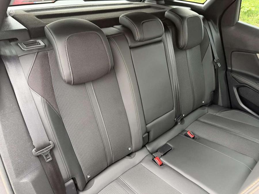 Grey Peugeot 3008 2022 in Marijampole, with an engine capacity of 1.20 L and mileage of 158 thousand km for 13552 €, photo 33 on AUTOMOTO.COM.LV